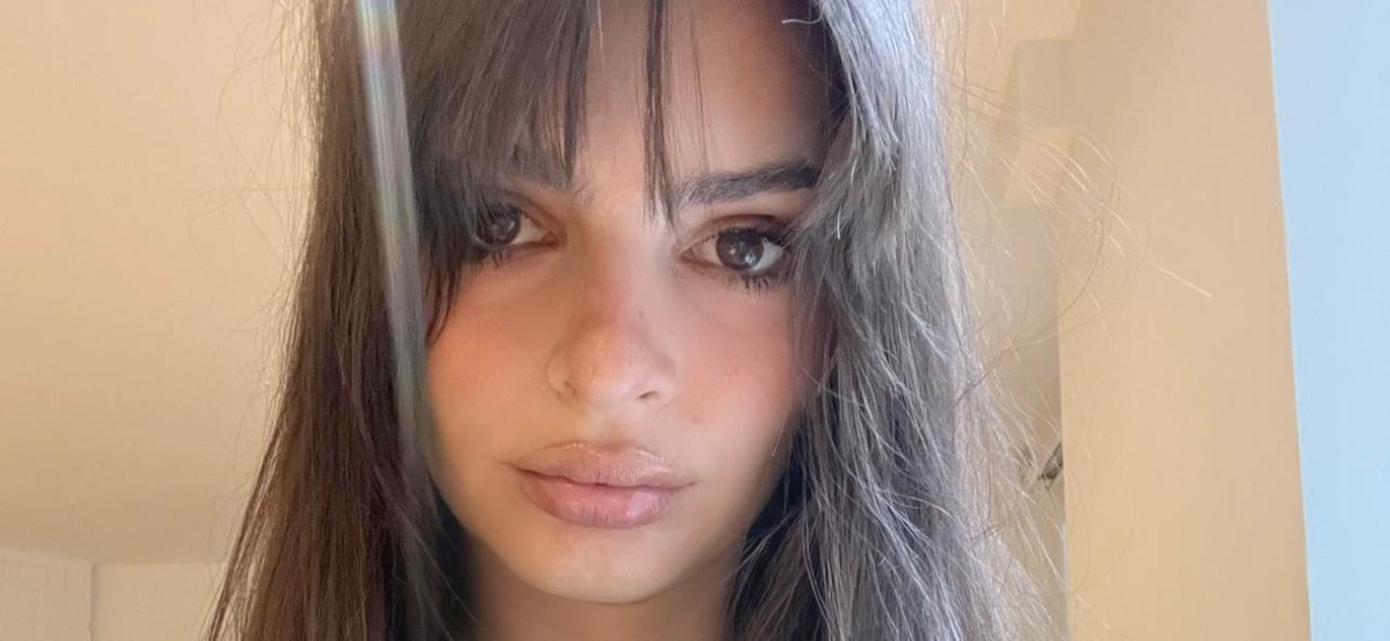 Emily Ratajkowski In Bikini With A Coconut Challenged By Fans