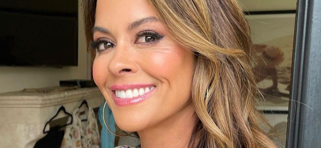 Brooke Burke Shows What Her Bikini Bottoms Can Hold