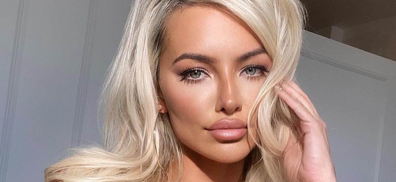 Lindsey Pelas In Plunging Braless Dress Is 'Sweeter Than I Look'