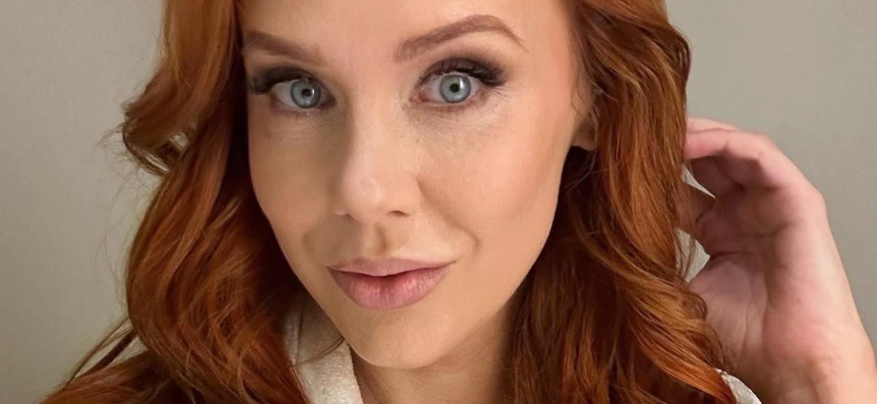 Maitland Ward In Sheer Bathroom Undies Celebrates Her 'Chicks'