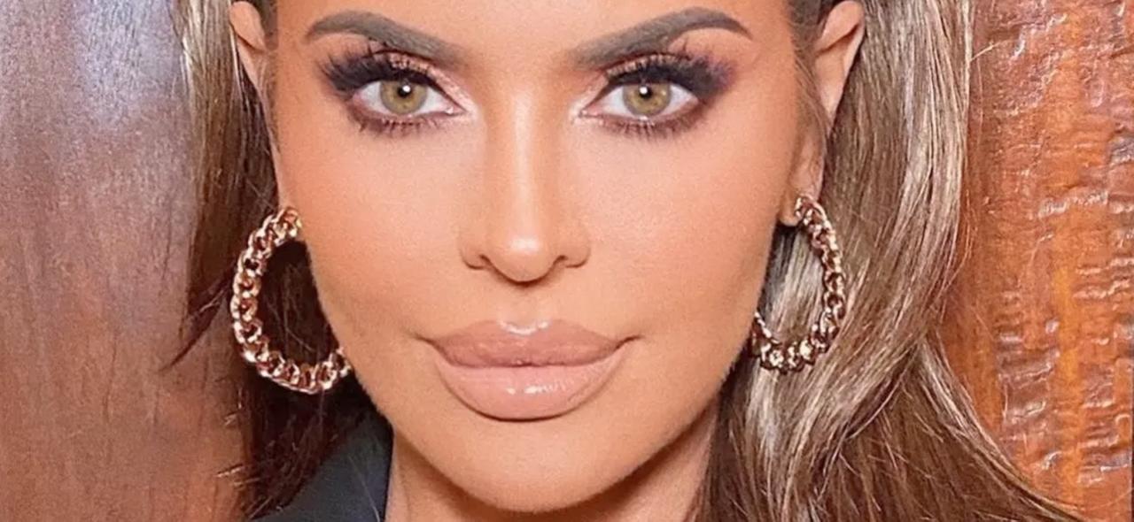 Lisa Rinna In Patriotic Bikini Celebrates Fourth Of July 'Hot Dogs'