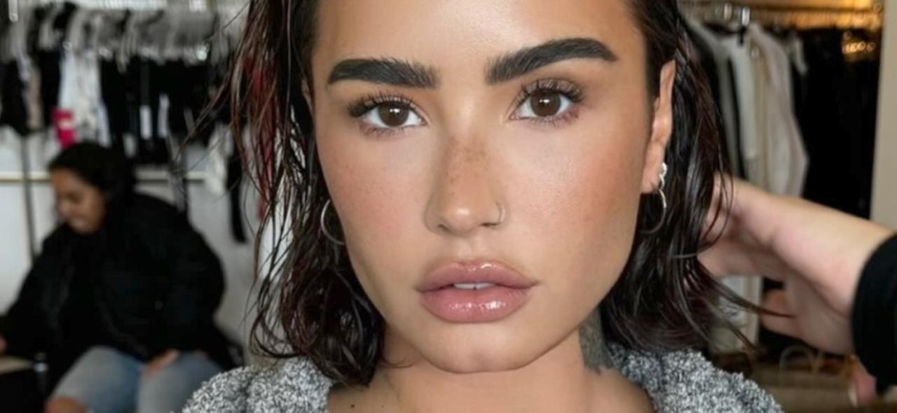 Demi Lovato In Open Bathrobe Told To Put Her Clothes 'Back On'