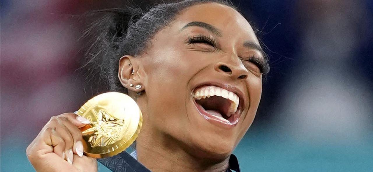 Michelle Obama Reacts To Simone Biles Podium Bow