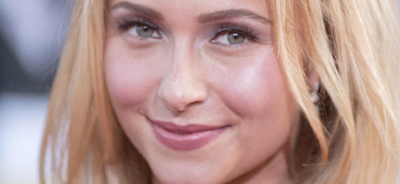 Hayden Panetierre Sunkissed In Bikini Shows Off Her Hello Kitty