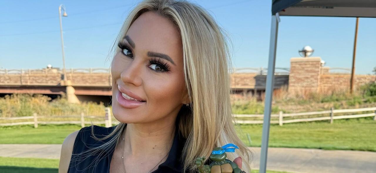 Kindly Myers In Cowboy Crop Top Teases New ‘Western Fashion’