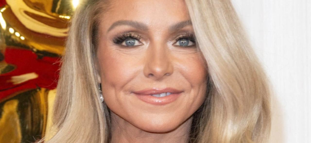 Kelly Ripa Looks 'Emaciated' In Backless Dress And High Heels