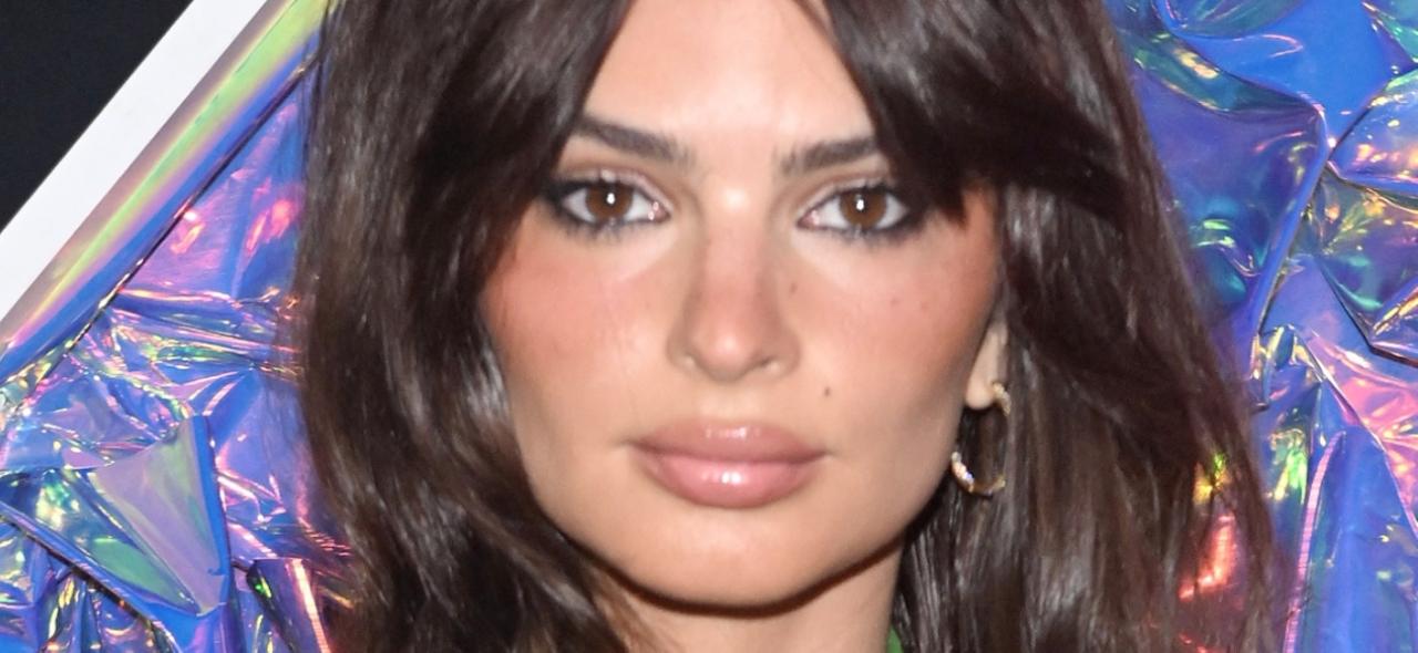 Emily Ratajkowski Highlights 'Top Tier' Assets In Bikini