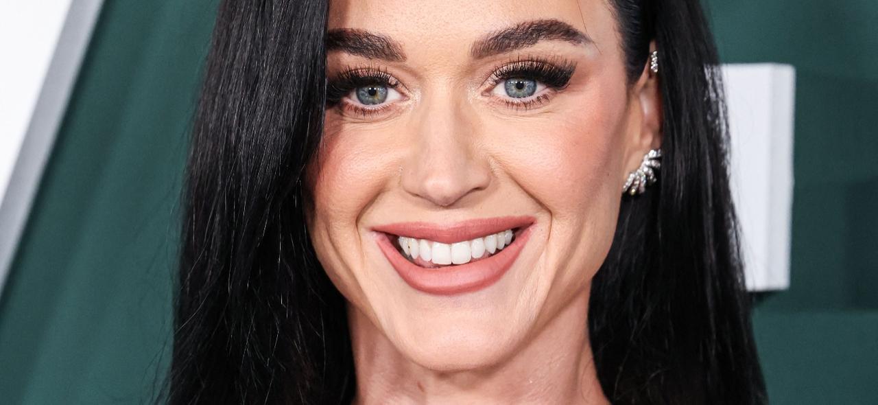 Katy Perry In String Bikini On Balcony Told: 'Put Some Clothes On'