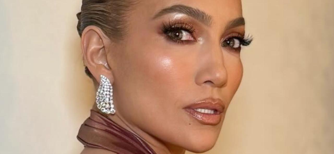 Jennifer Lopez 'Embarrassing Herself' In Plunging Braless Dress