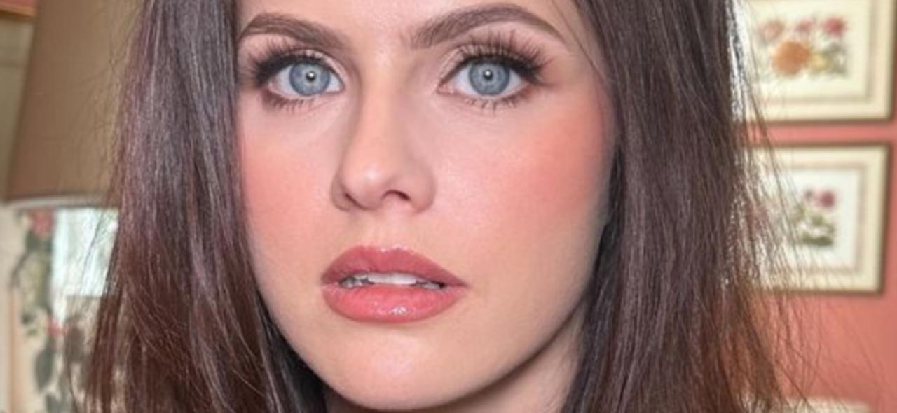 Alexandra Daddario In Plunging Swimsuit Impresses In Hot Tub