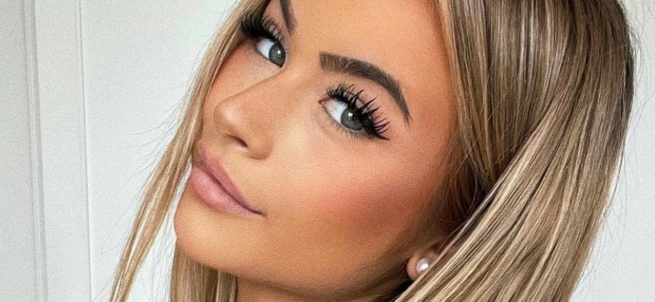 Emily Elizabeth Popping Out Of Her Bikini Leaves Fan 'Breathless'