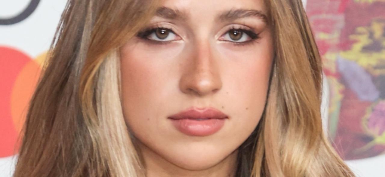 Tate McRae Offers Rear View In G-String Bikini