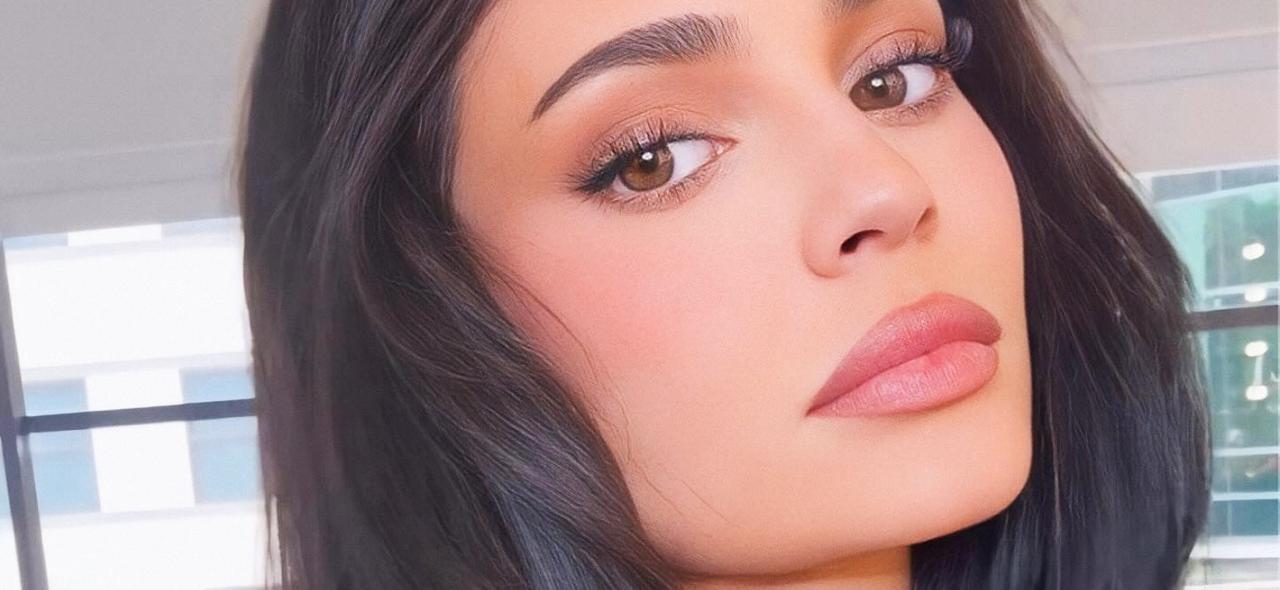 Kylie Jenner Serves Major Y2K Energy In Baby Blue Chanel Bikini