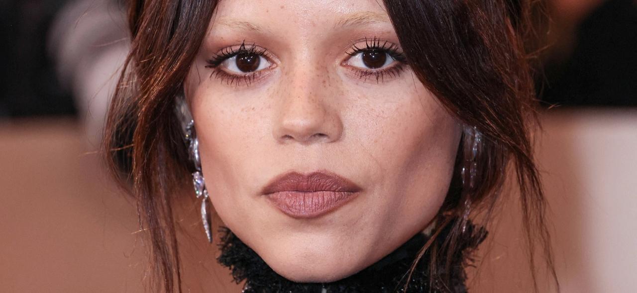 Jenna Ortega In Black Sideboob Dress Asked 'Why' She's Clothed