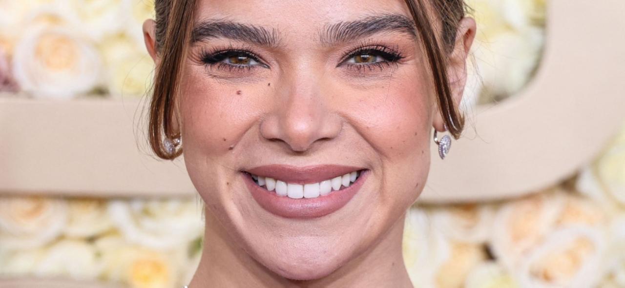 Hailee Steinfeld Highlights Swimsuit Body 'Front' And 'Back'