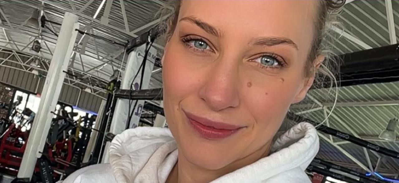 Fans Are ‘Zooming In’ As Ebanie Bridges Pops Out Of Her Bikini