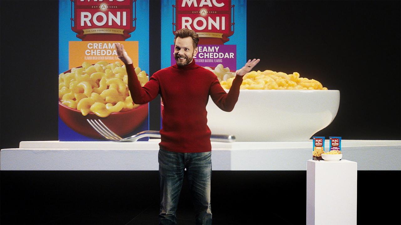 Joel McHale Dishes Up Laughter With A Side Of Mac-A-Roni!