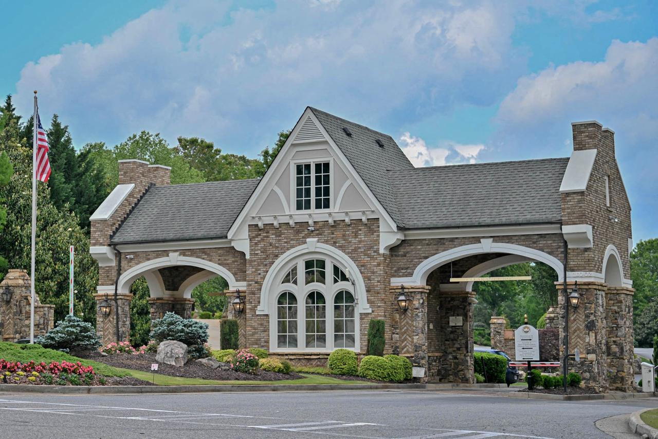 Kim Zolciak & Kroy Biermann's Georgia Mansion Finally Sells