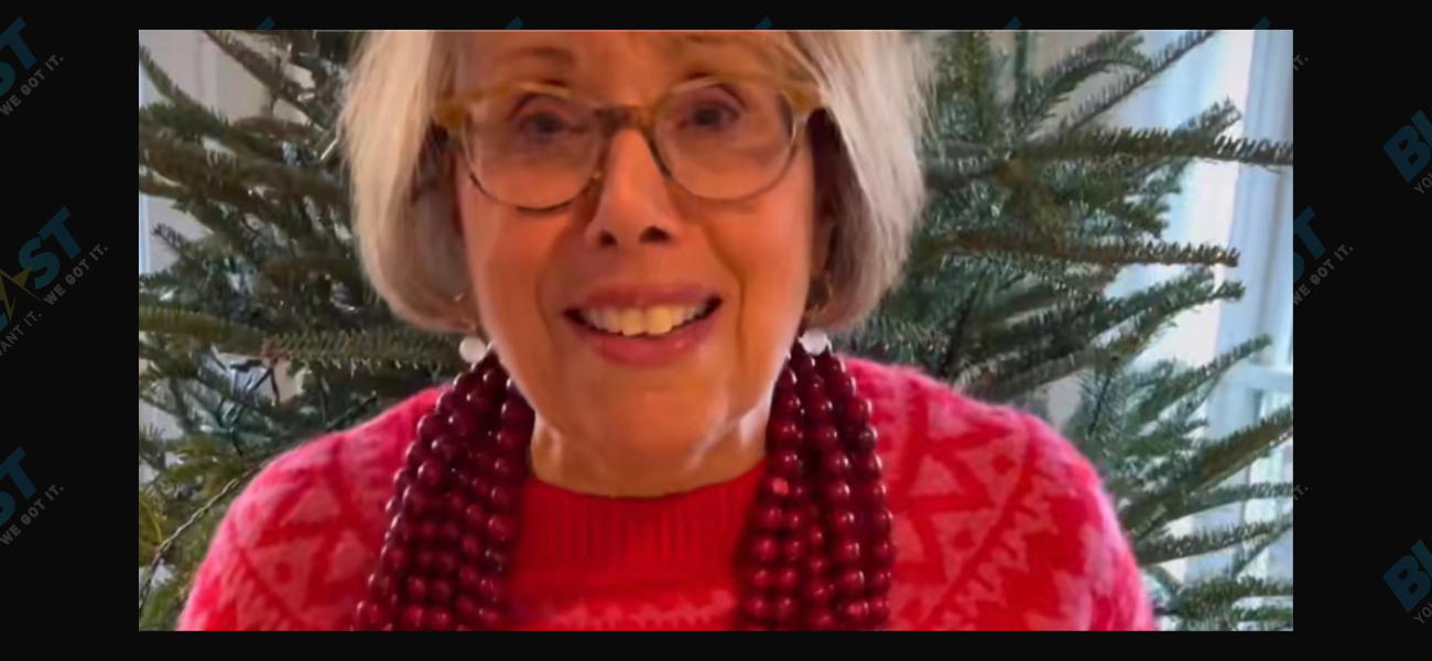 TikTok Babs Will Help Decorate Your Xmas Tree With These Tips