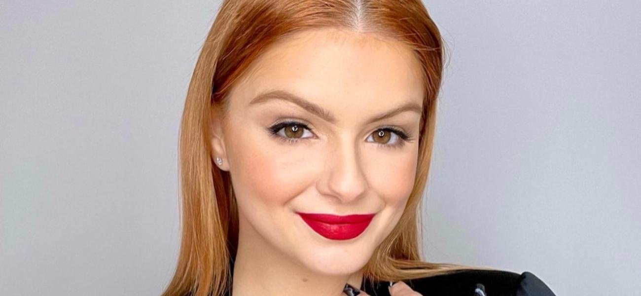 Ariel Winter In Thigh-Skimming Miniskirt Shows Her 'Cotton Candy'