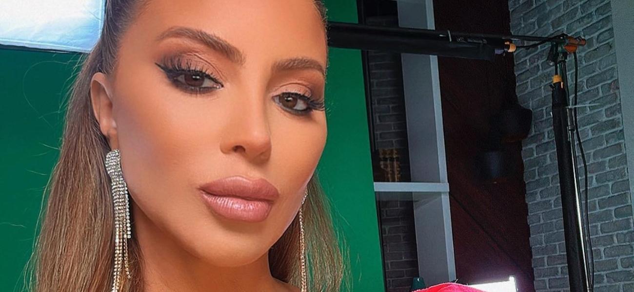 Larsa Pippen In Skimpy Orange Bikini Shows Off Her Coca Cola