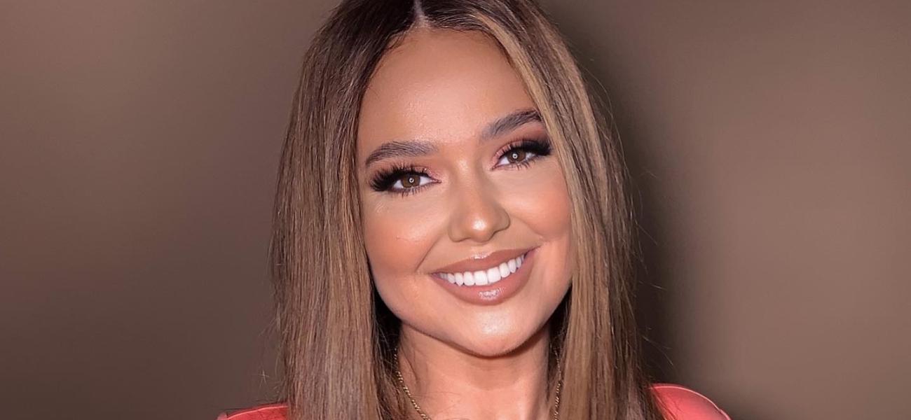 Pamela Alexandra In Bikini On A Bridge Asks About The 'View'