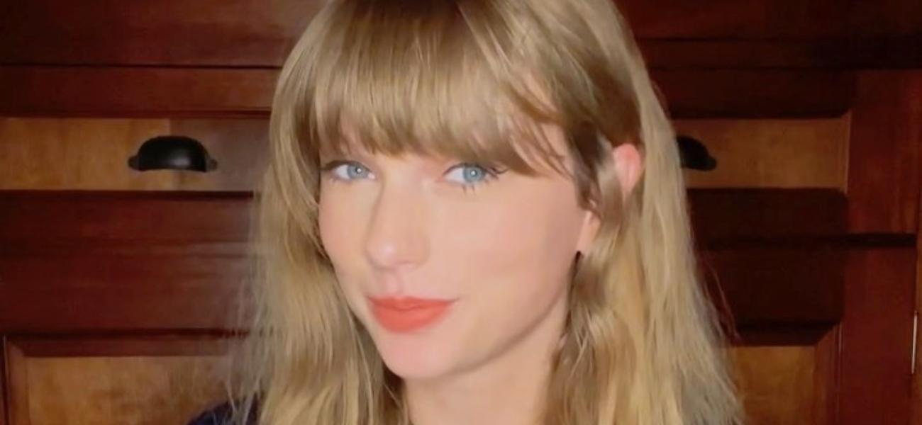 Taylor Swift Impresses 9 Million In Skimpy Holiday Bikini