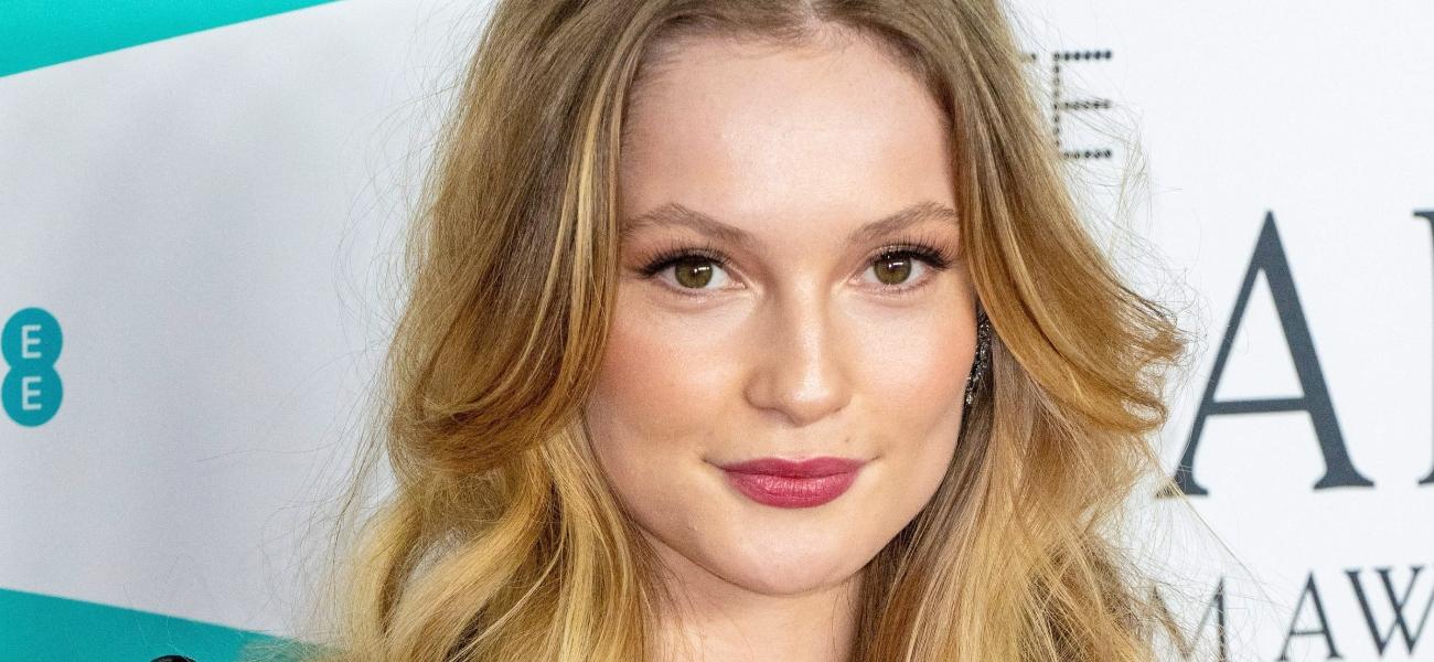 'Bridgerton' Star Hannah Dodd In Leggy Beach Dress Is A '10/10'