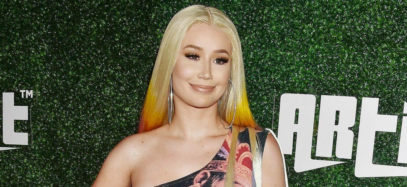 Iggy Azalea Flaunts Toned Abs While On A Cruise With Son Onyx