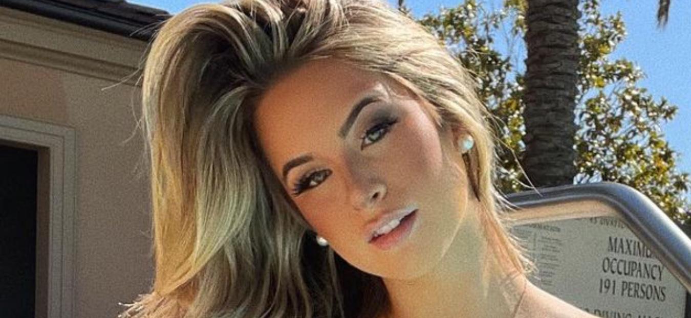 Emily Elizabeth Leaves Fans Drooling In New Bikini Thirst Trap