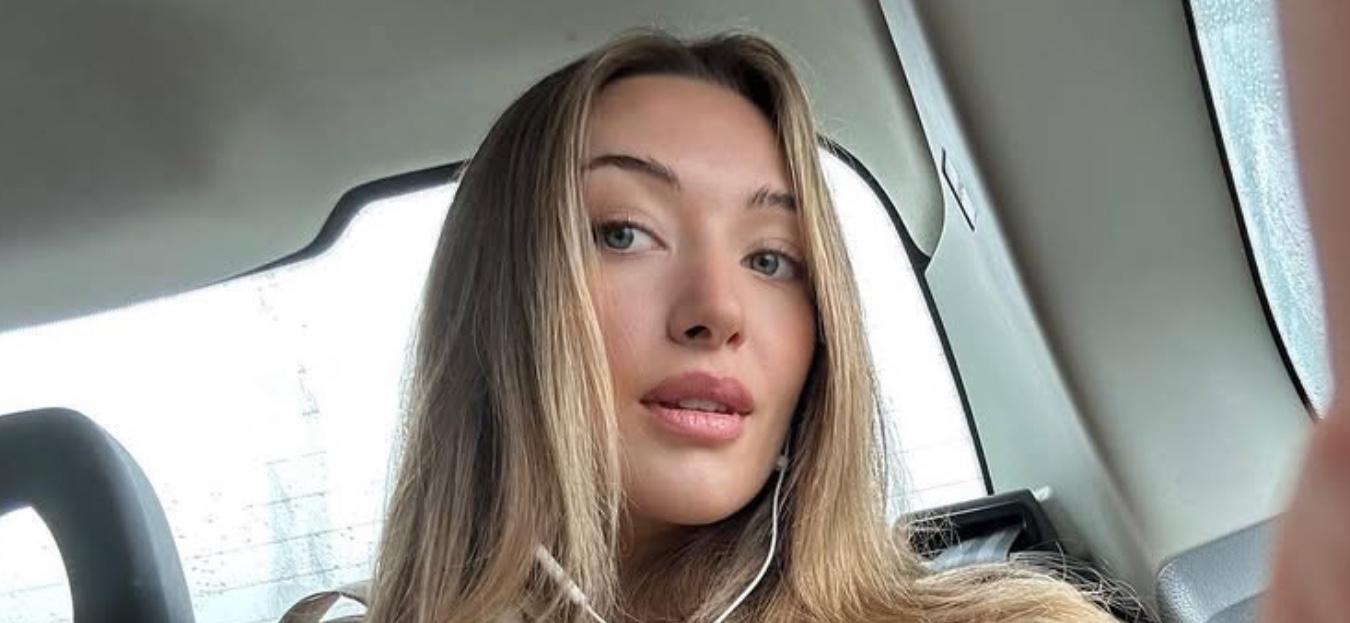 Penny Lane Makes Jaws Drop To The Floor In Tiny Bikinis