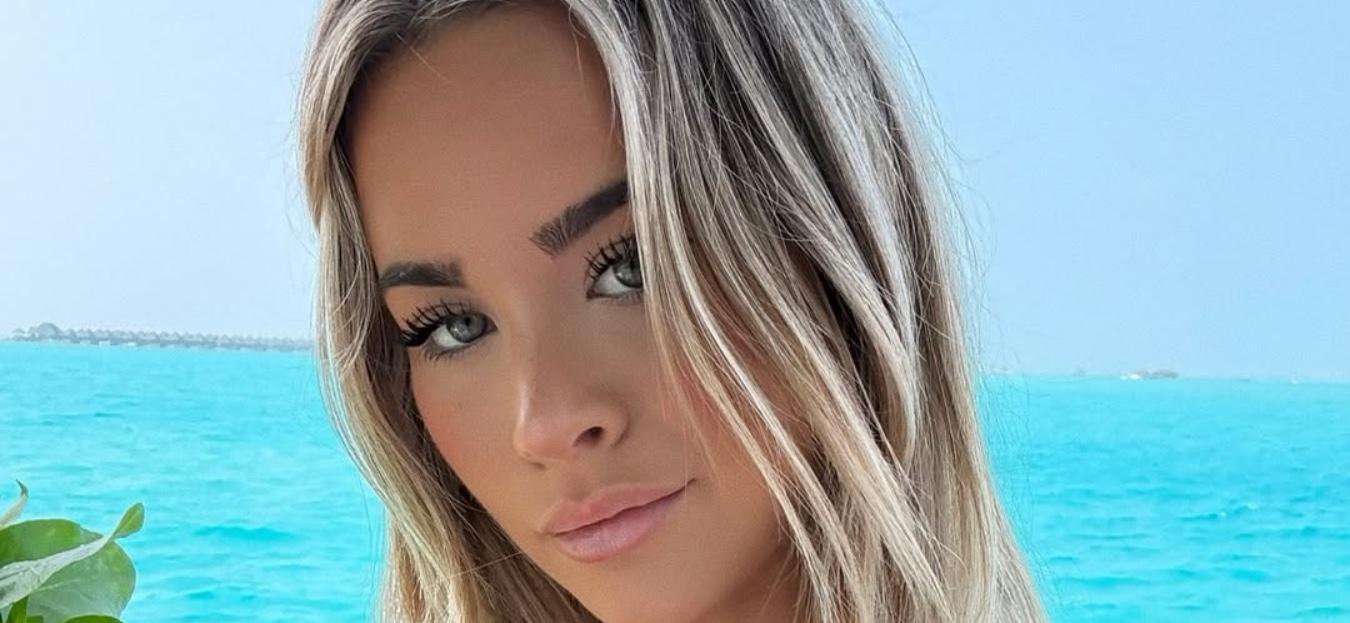 Emily Elizabeth In Tiny Yellow Bikini 'Makes Summer Even Hotter'