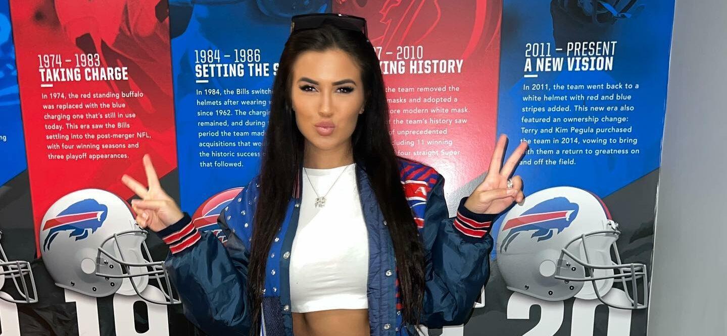 Rachel Bush Shares A Busty Selfie From The Pro Bowl In Las Vegas