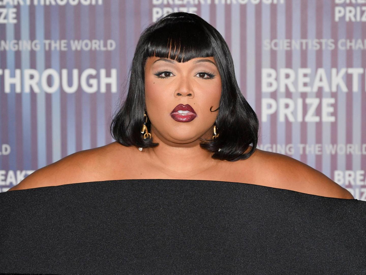 Lizzo Flaunts Her Incredible Weight Loss Transformation In Stunning Gown