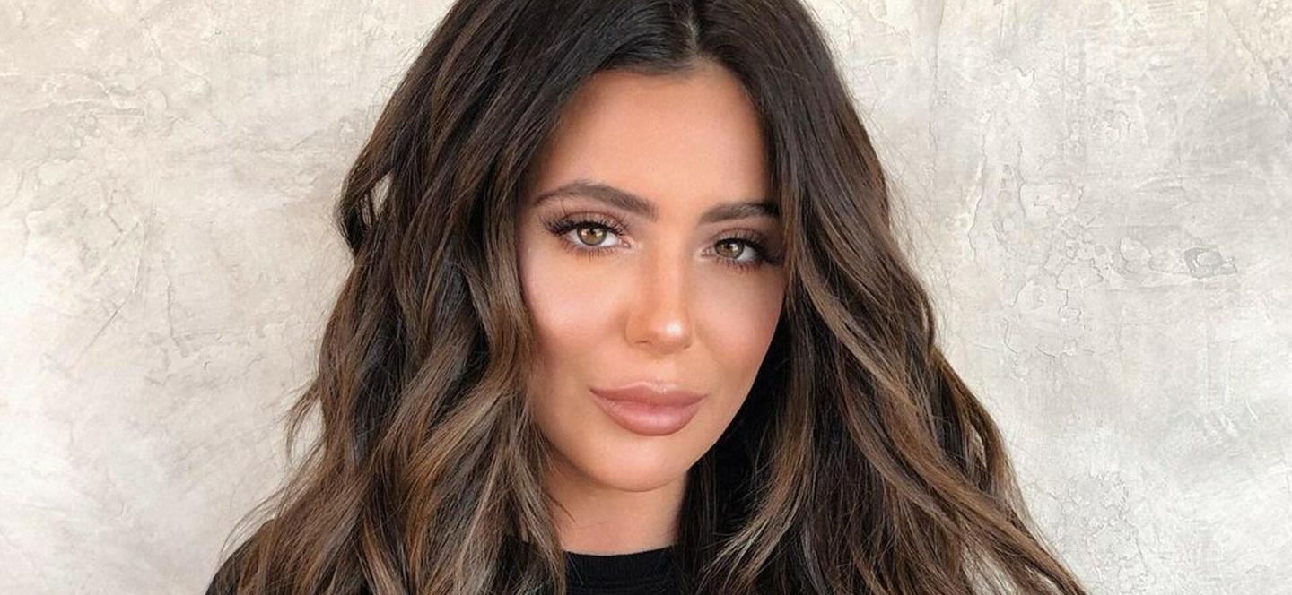 Brielle Biermann Gives Eye-Popping Rear View In Her Red Bikini