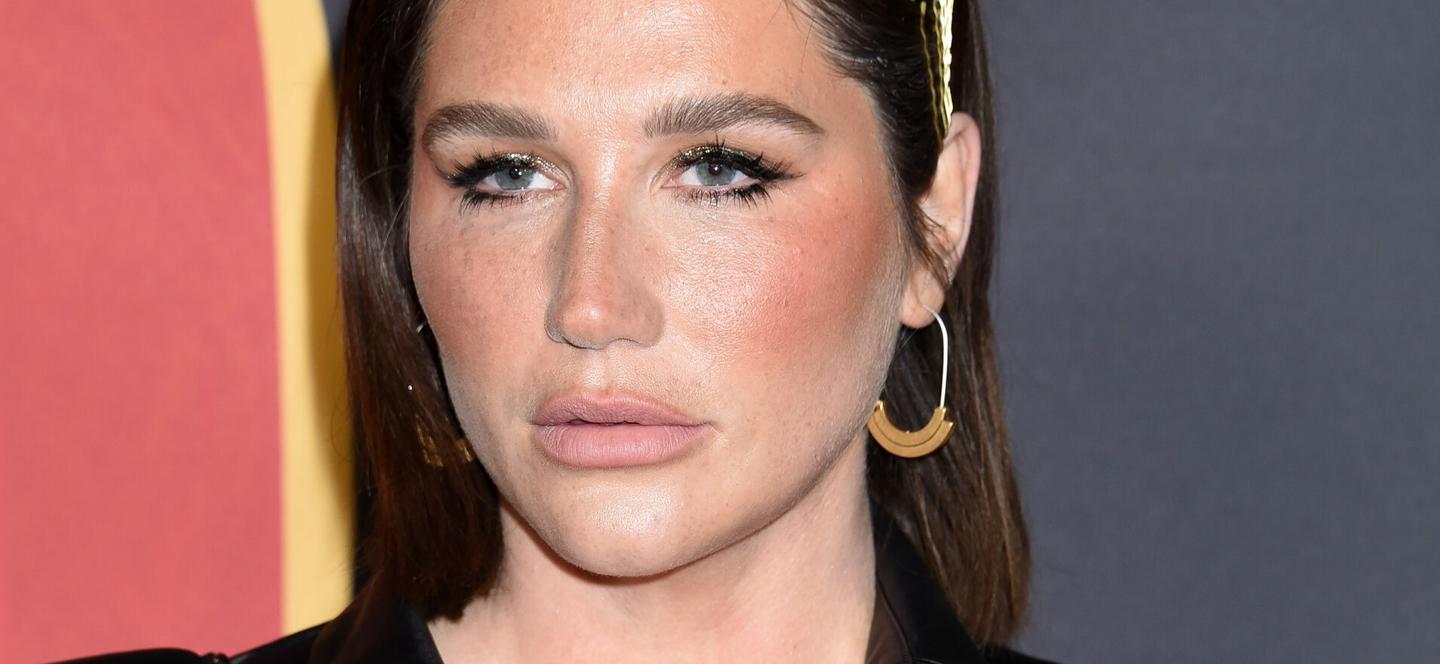 'Confident' Kesha Strips Down To Nothing But A Cowboy Hat