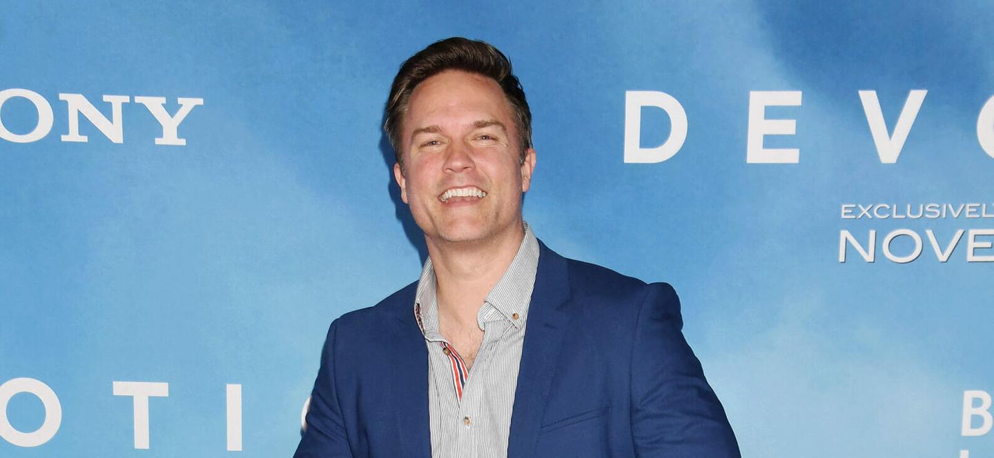'Ginny & Georgia' Star Scott Porter Visits Disney World With Family