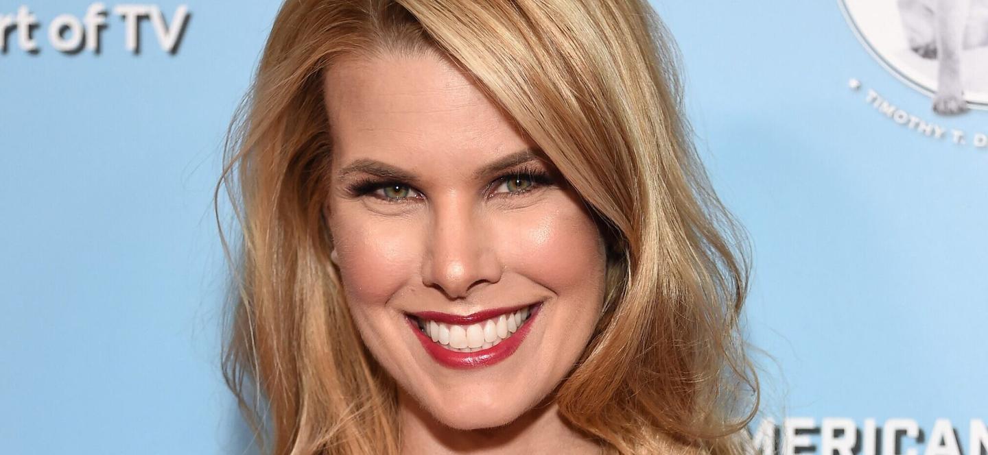 Beth Stern, 52, Shows Off Legs For Days In Her Tight Swimsuit