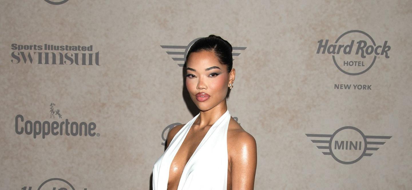 Ming-Lee Simmons Sparkles In Skimpy Metallic Gold Gown