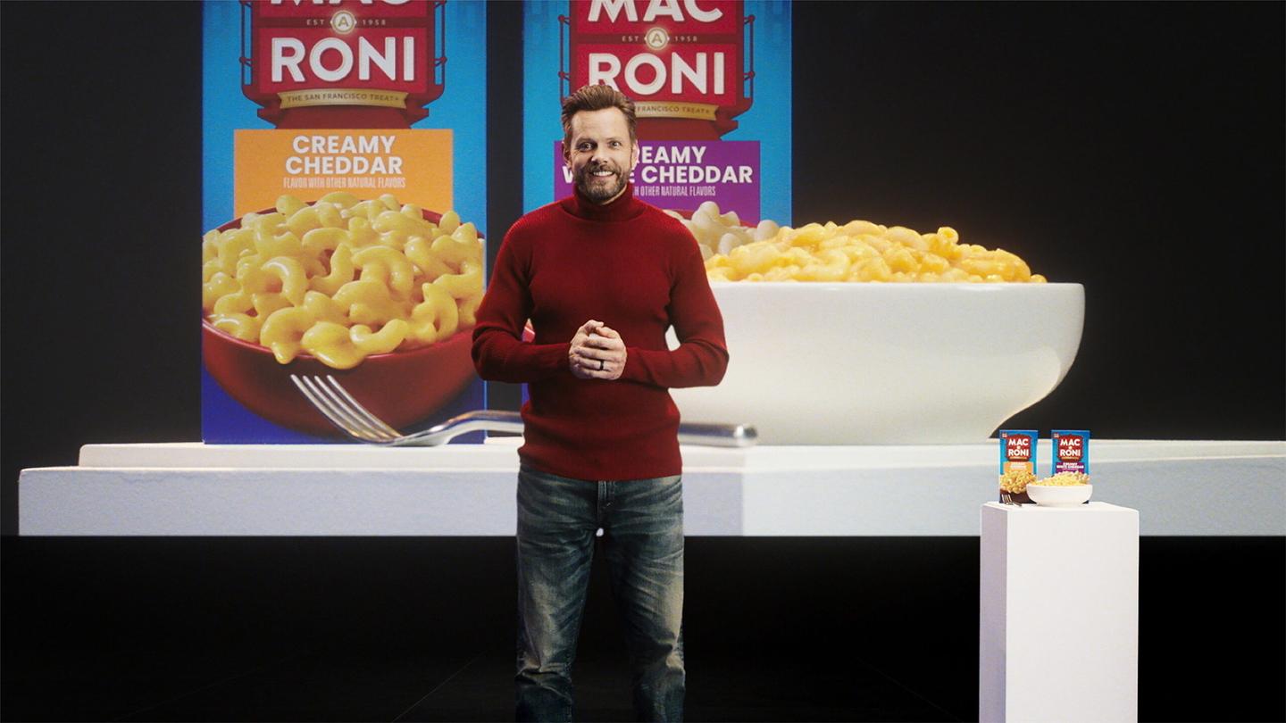 Joel McHale Dishes Up Laughter With A Side Of Mac-A-Roni!