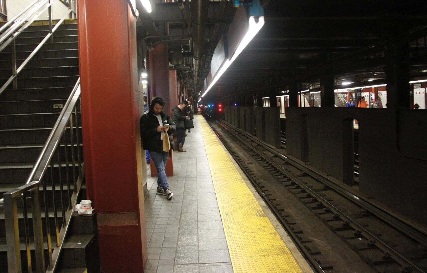 Dozen Of Rats Run Out Of A Homeless Man’s Blanket In NYC Subway [VIDEO]