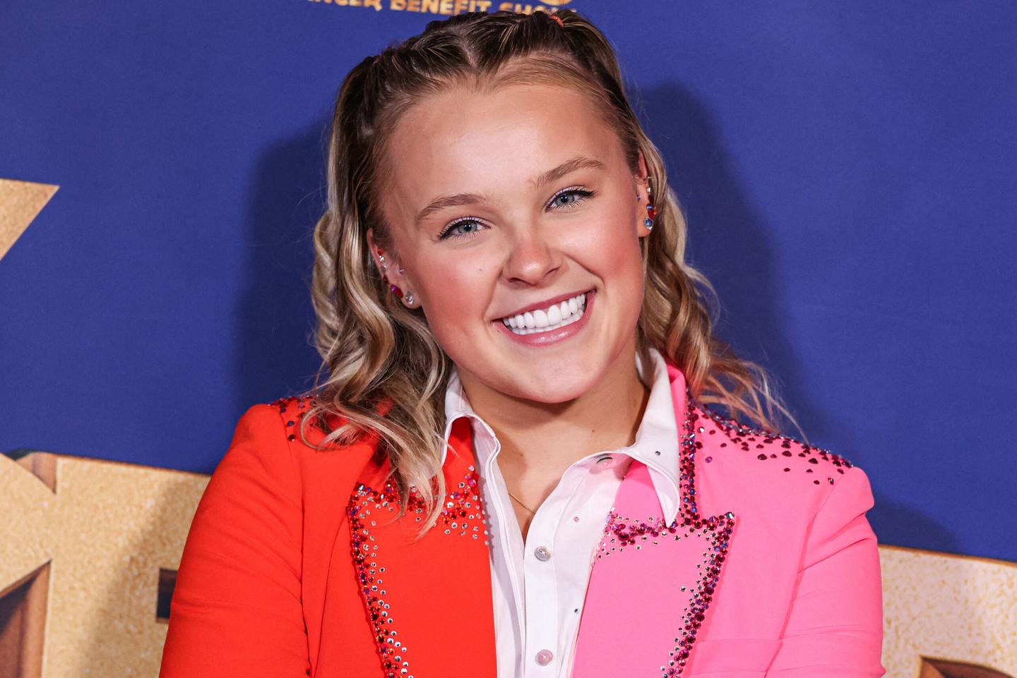 JoJo Siwa Declares She Is No Longer A Lesbian: 'I'm Queer'