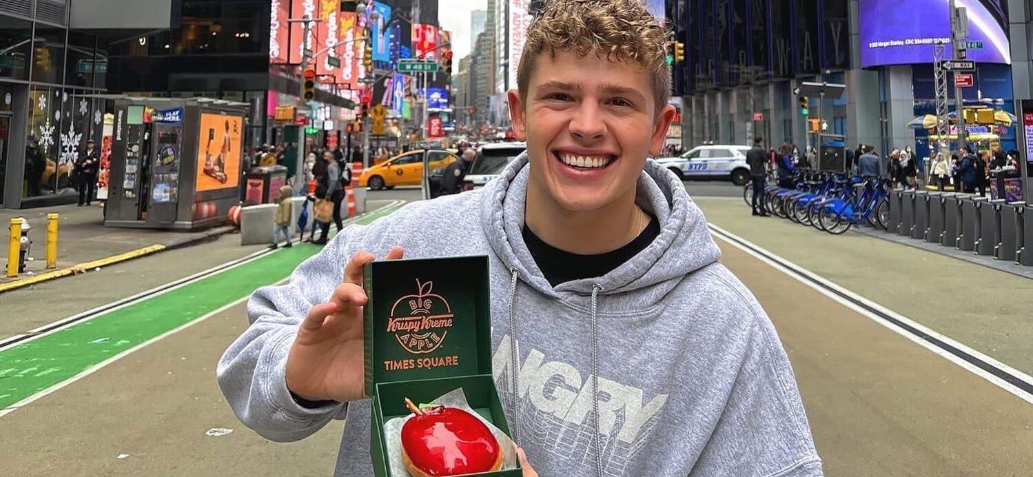 Tommy Winkler 'The Food Guy' Takes On Vegas 1 Bite At A Time