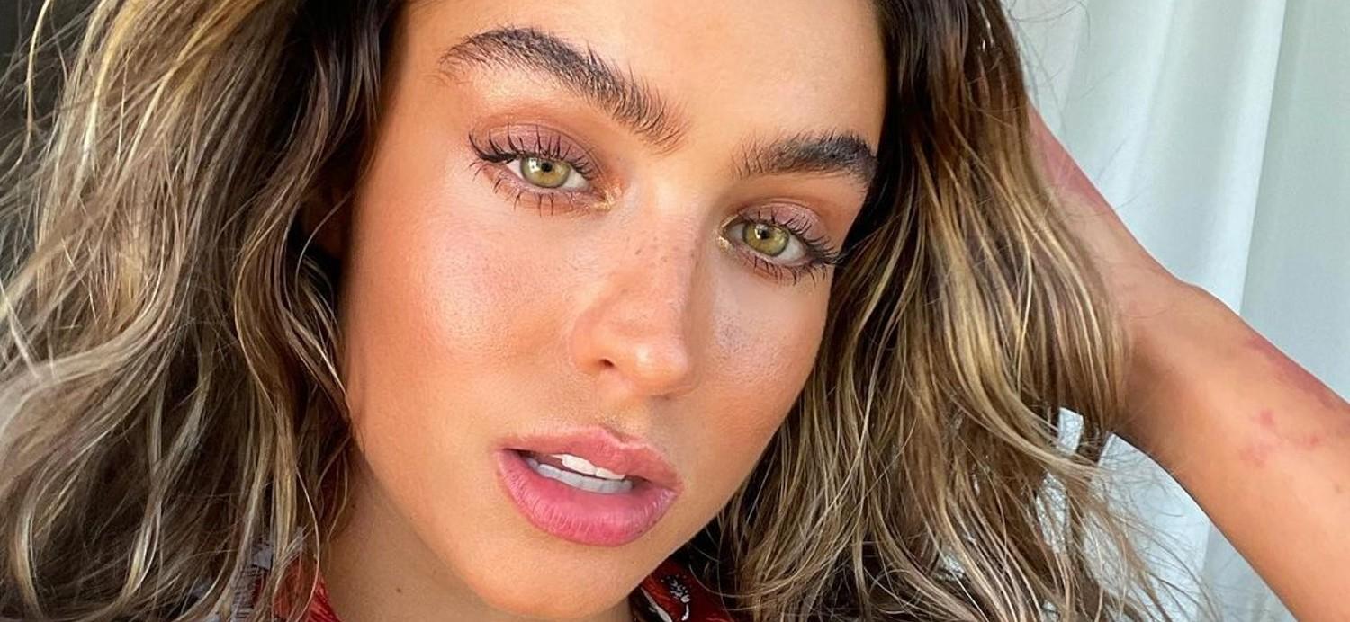 Sommer Ray Stuns In Bikini, Flaunts 'Body Built For The Beach