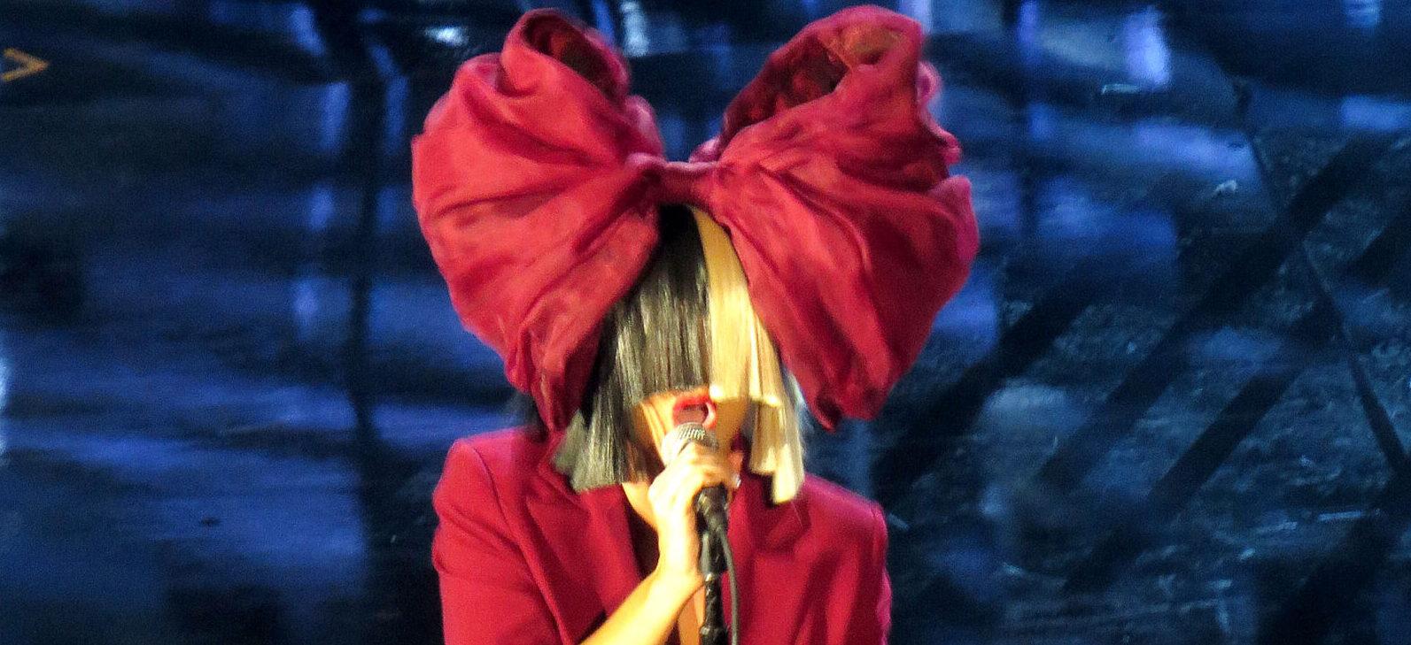Singer Sia's Fans Praise 'Choice To Alter My Appearance' With Liposuction