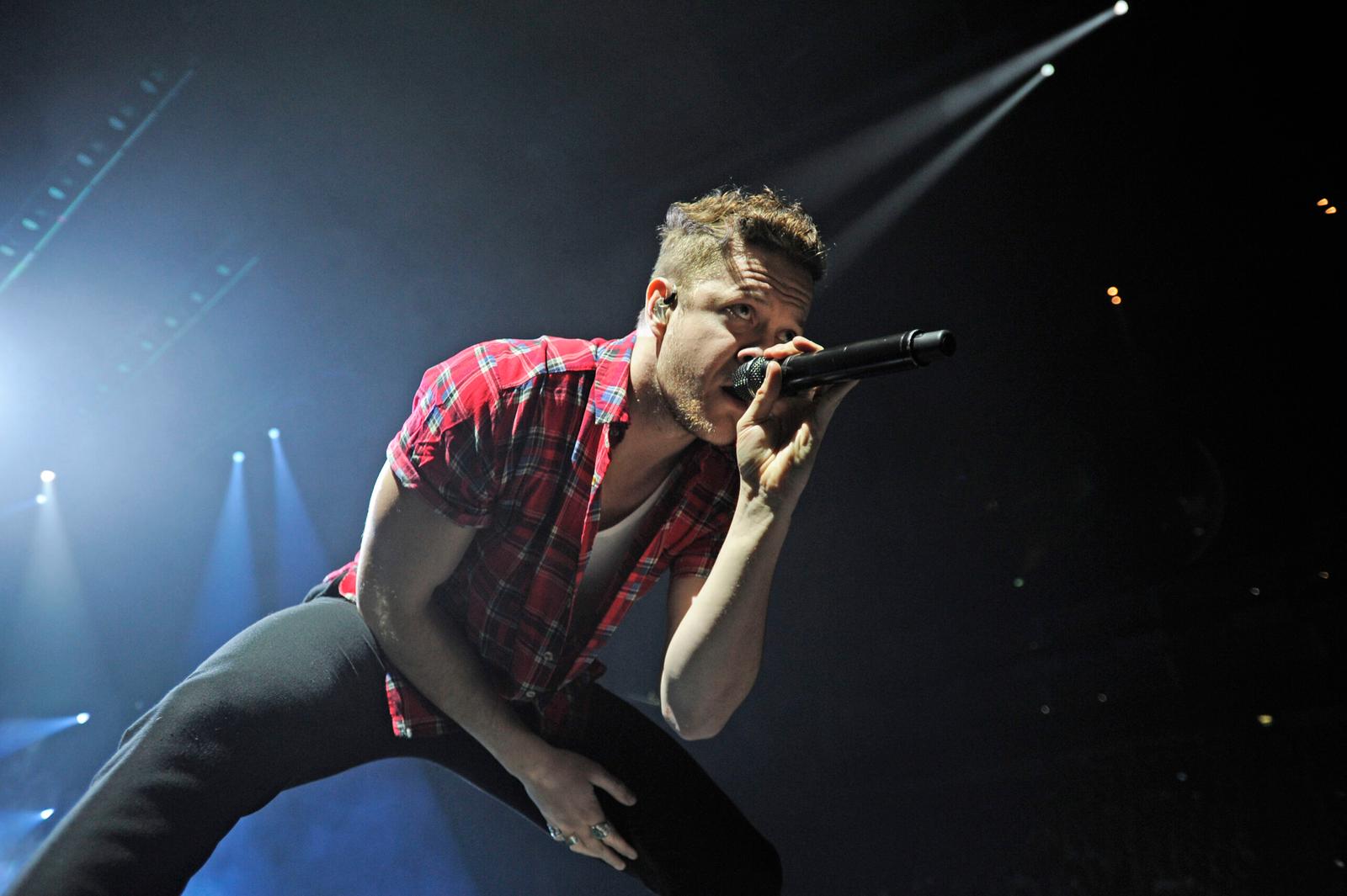 Minka Kelly And Dan Reynolds' Enjoy PDA Heavy Lunch Date