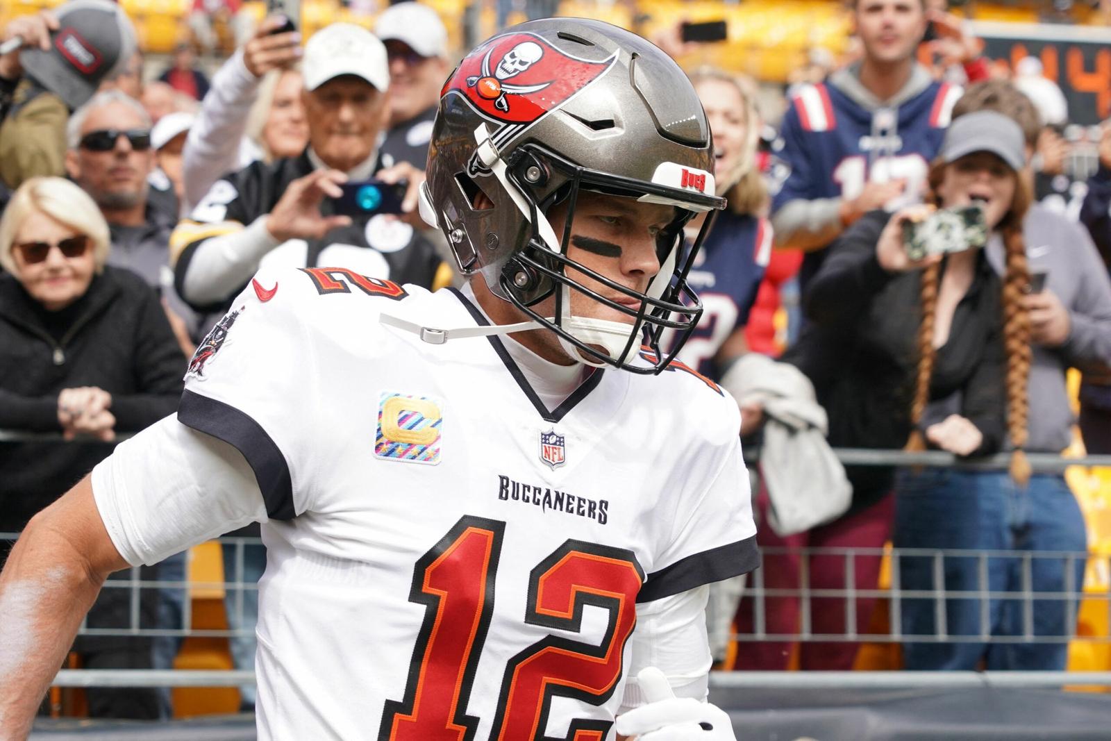 Tom Brady Mocks Former NFL Teammate Julian Edelman