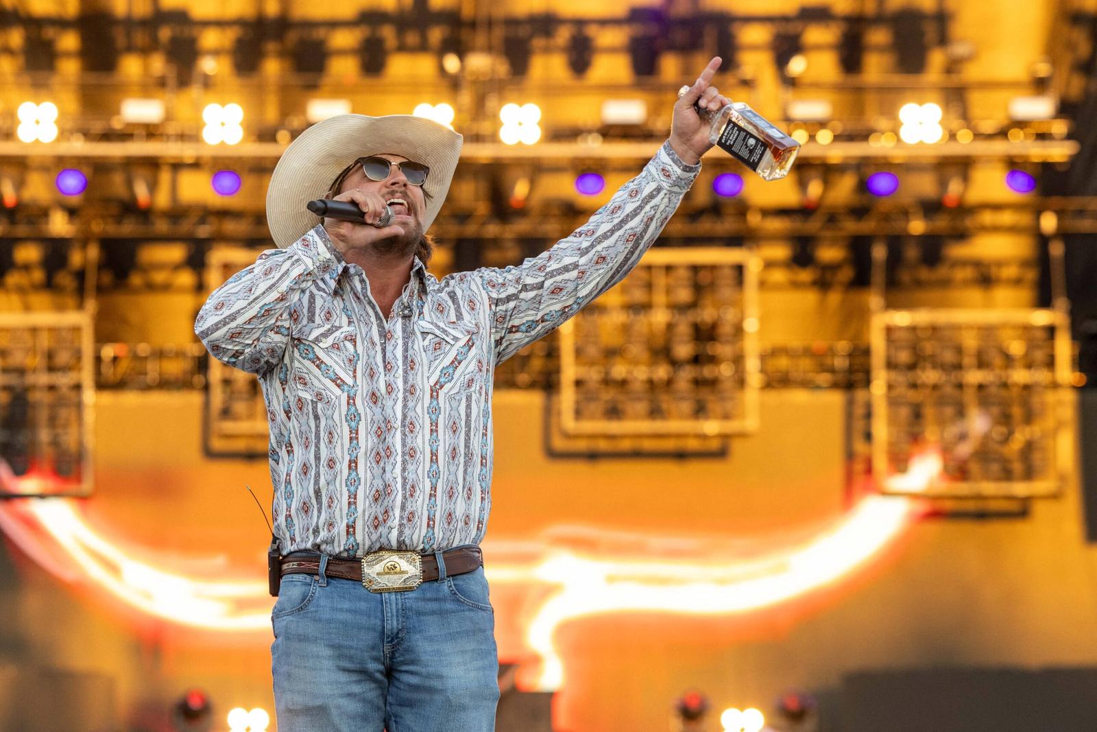 Country Singer Unites Fans By Honoring Charlie Kirk After Utah Murder