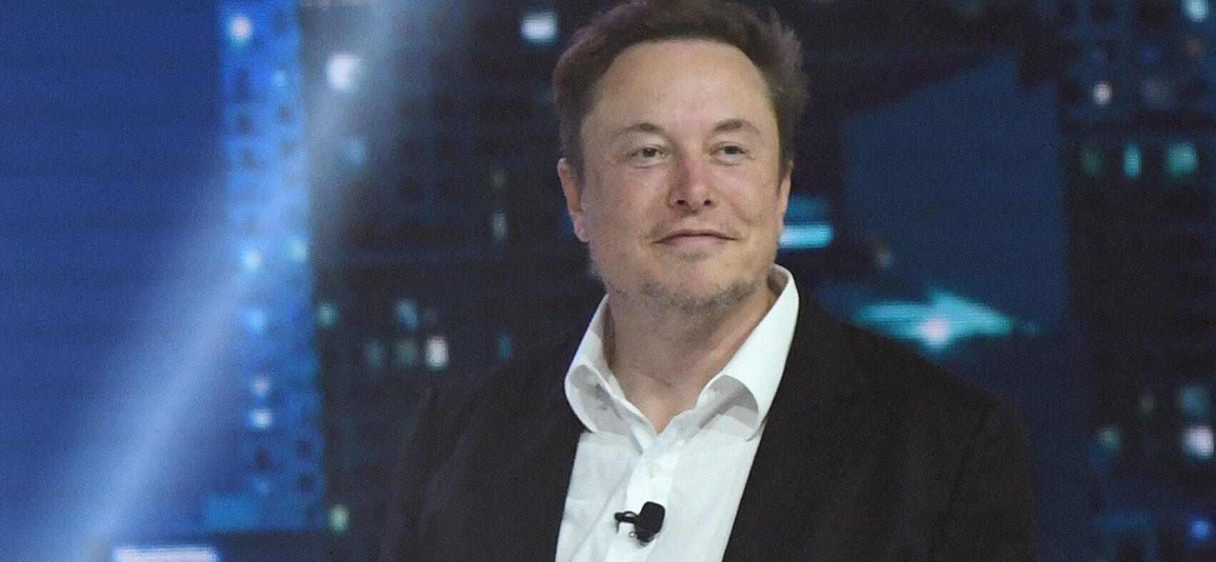 Notice Of Violation Is Issued For New Twitter 'X' Building Sign