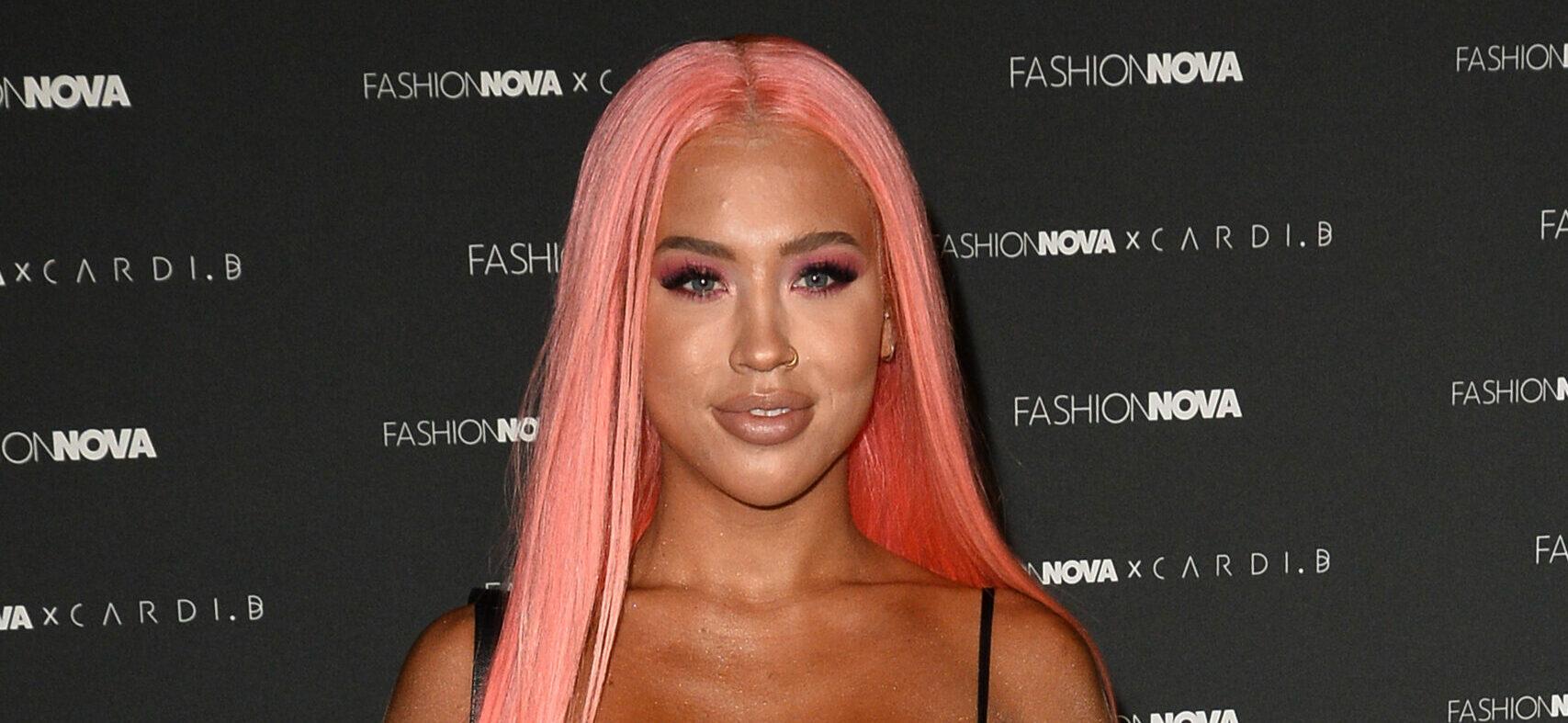 Tammy Hembrow Flaunts Pregnancy Curves In Leather Leggings And Top